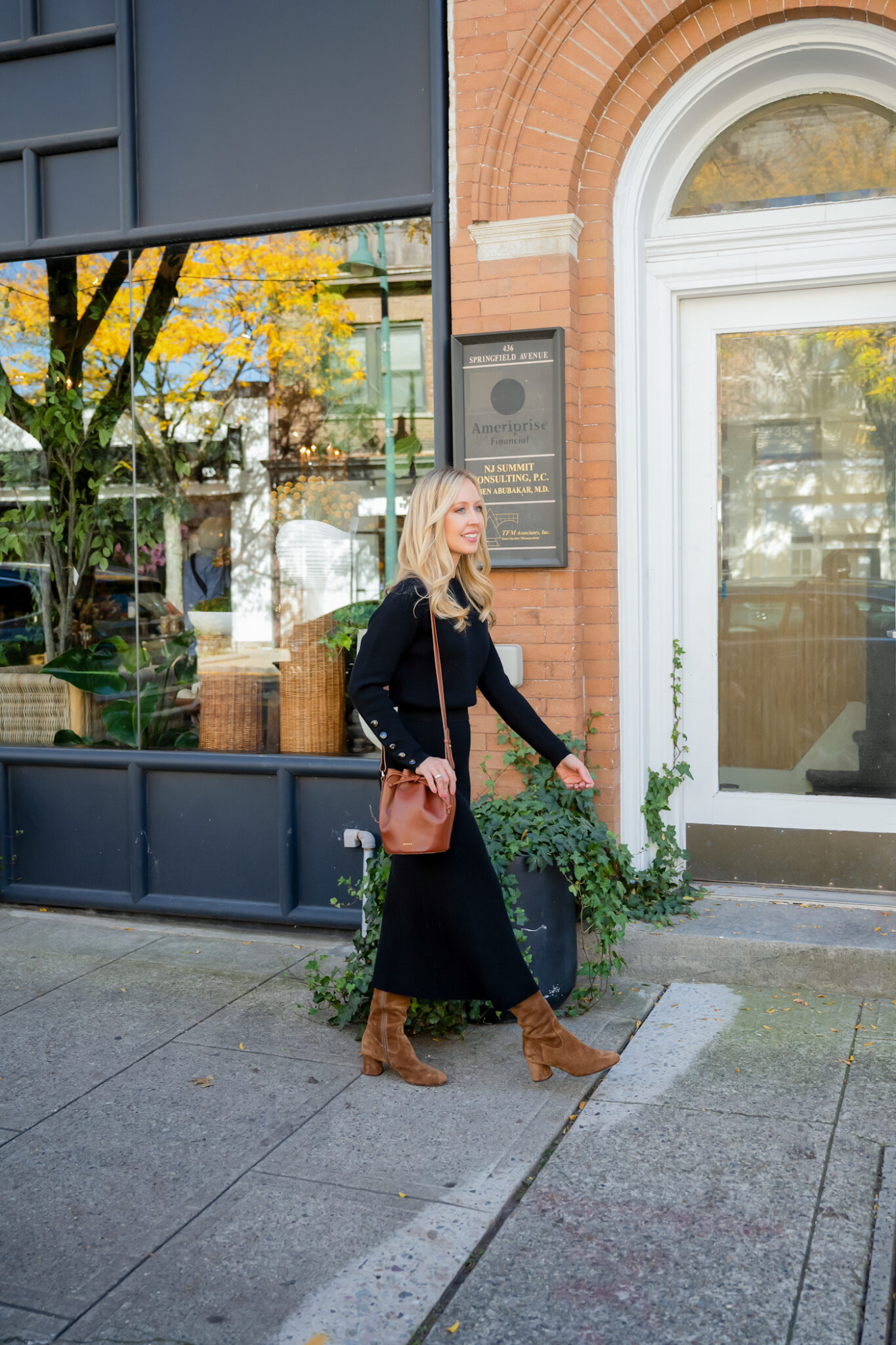 Chic Ways To Style Black - THE FASHION HOUSE MOM